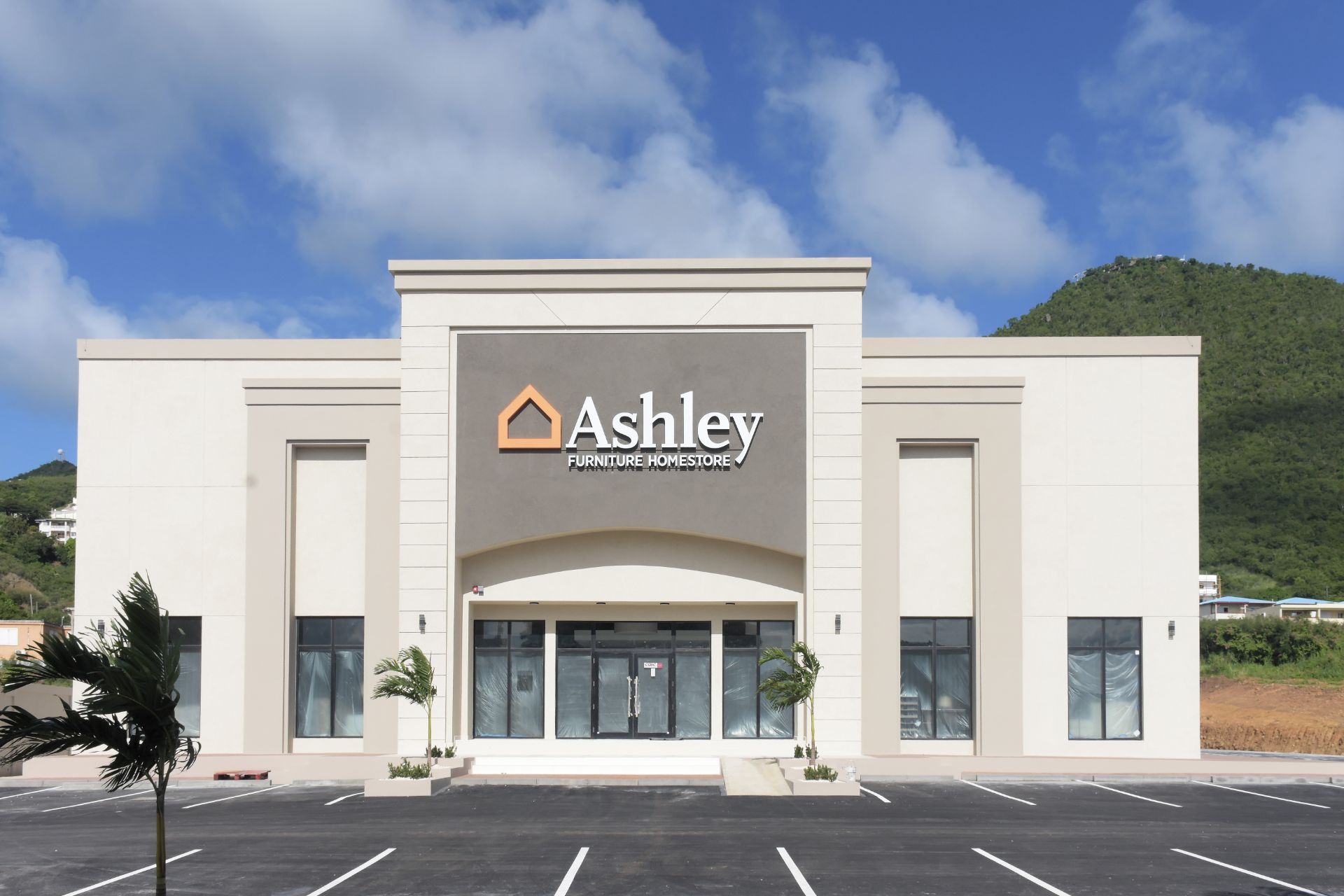 Ashley Furniture store | IXI Design